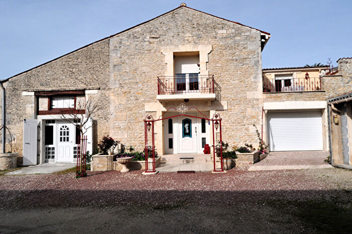 Maison à vendre - Jarnac - 6 pièces - 1 chambre