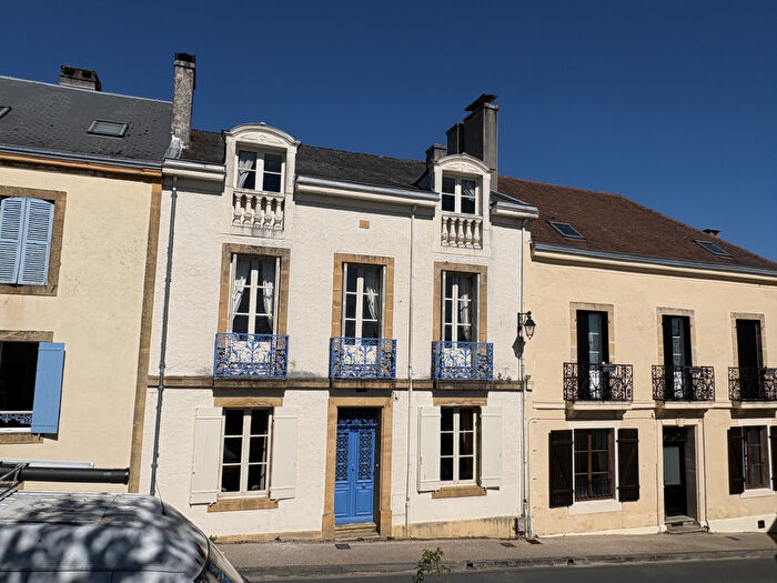 Maison 9 pièces à Payzac, à vendre