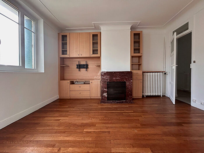 Appartement à louer - Poissy, Saint-Exupéry - 4 pièces - 3 chambres