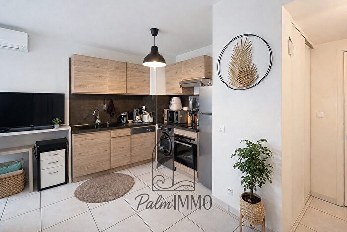 Appartement à vendre - Marseille e , Pont de Vivaux - 2 pièces - 1 chambre