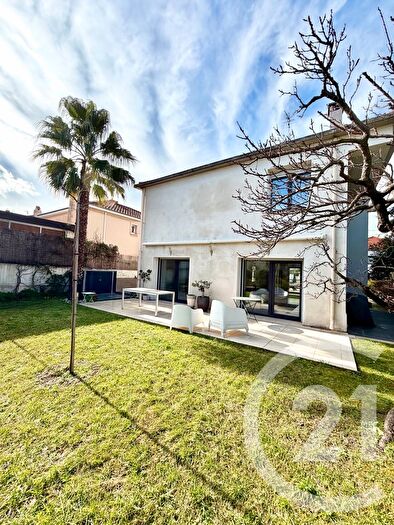 Maison à louer - Marseille e , Sainte-Marguerite - 5 pièces - 4 chambres