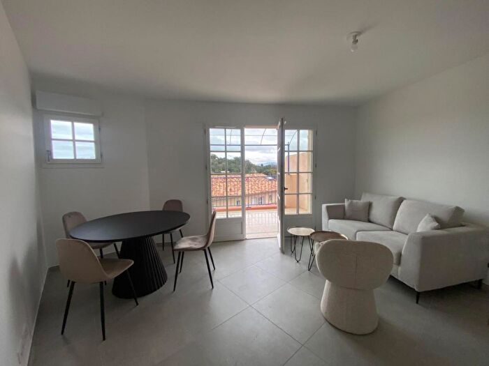 Appartement à louer - Grimaud - 3 pièces - 2 chambres