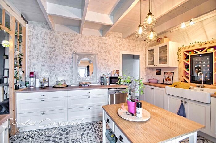 Maison à vendre - Courçon - 5 pièces - 4 chambres