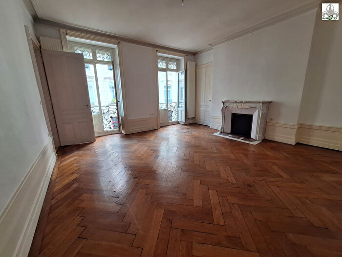 Appartement 5 pièces à Besançon, Boucle, Chapelle des Buis, à louer
