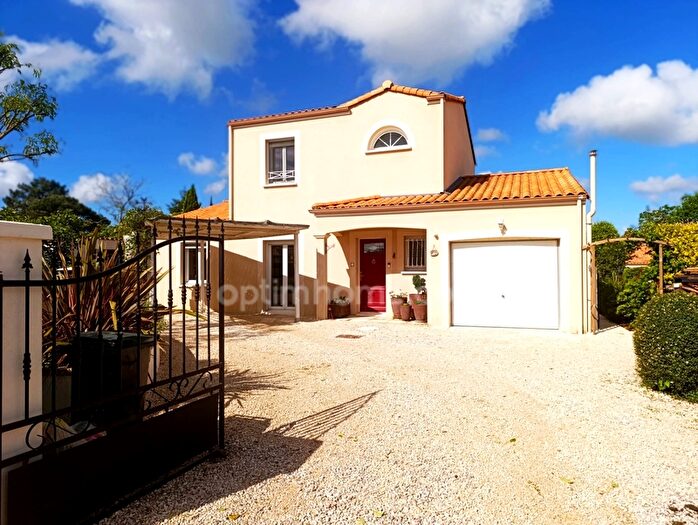 Saint-Maurice-le-Girard - Maison 7 pièces à vendre