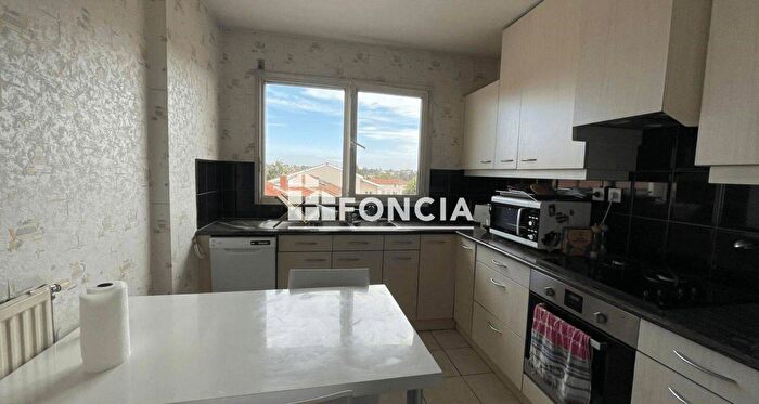 Centre, Craponne : Appartement 3 pièces à louer