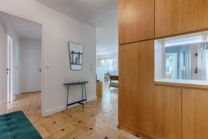 Appartement 5 pièces à Paris 16ème, Muette-Nord, Trocadéro, à louer
