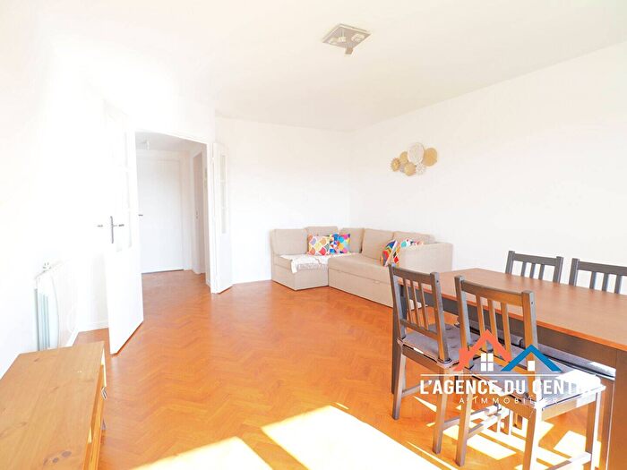 Appartement à louer - Le Village, Carrières-sous-Poissy - 4 pièces - 3 chambres