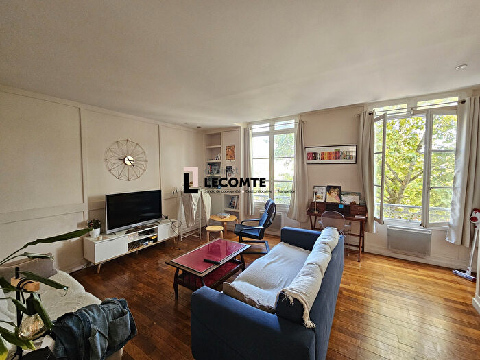 Appartement à vendre - Quartiers Centre, Colombier - 3 pièces - 2 chambres