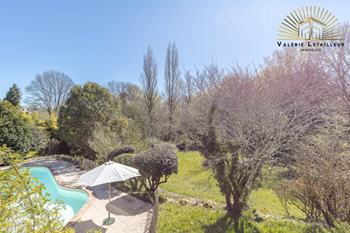 Maison 8 pièces à Fargues-Saint-Hilaire, à vendre