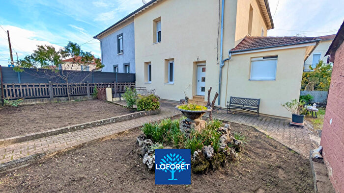 Maison à vendre - Saint-Priest, Centre-ville - 3 pièces - 2 chambres