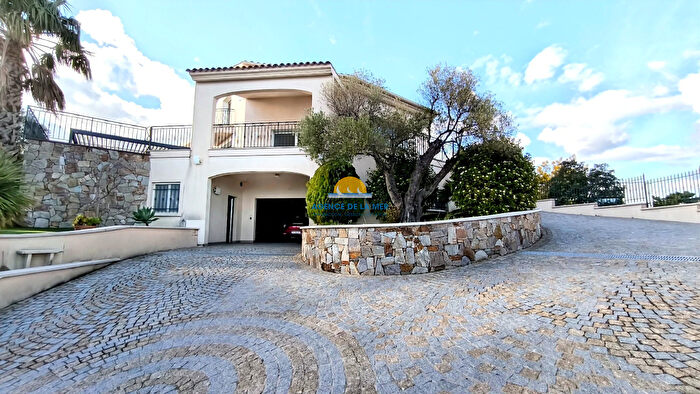 Maison à vendre - Fréjus, Saint-Aygulf - 5 pièces - 3 chambres