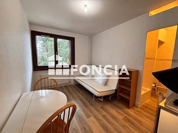 Appartement à louer - Charlier, Écully - 1 pièce