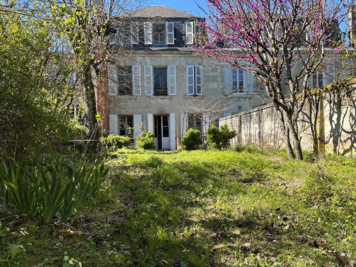 Maison à vendre - Cognac, Centre-ville, Gare - 9 pièces - 4 chambres