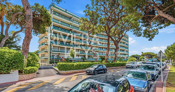 Cannes, Pointe Croisette : Appartement 3 pièces à vendre