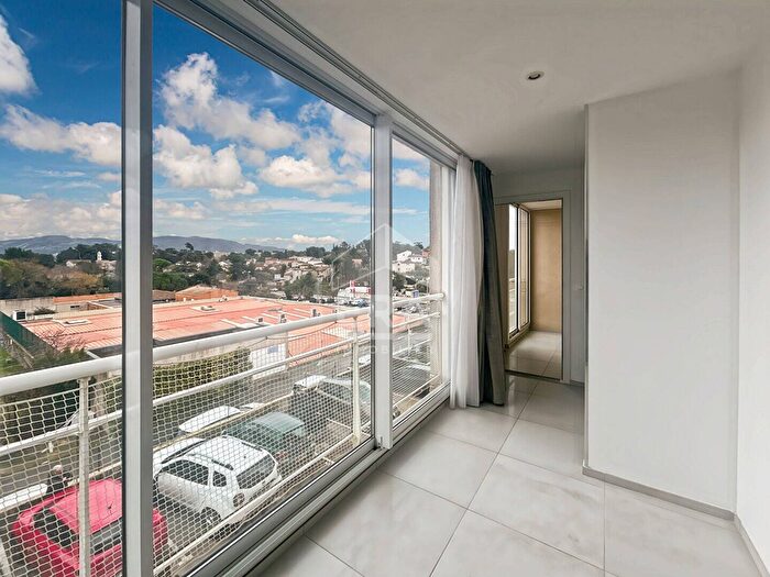 Appartement à louer - Les Trois Lucs, Marseille ème arrondissement - 2 pièces - 1 chambre