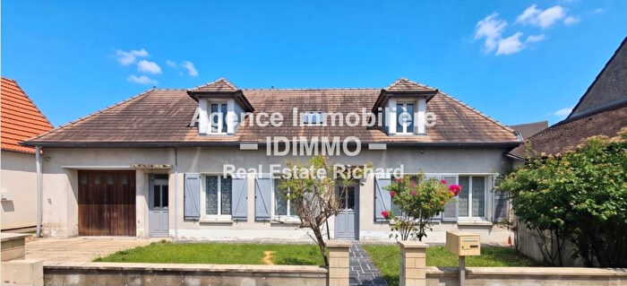 Beaumont-du-Gâtinais : Maison 5 pièces à vendre