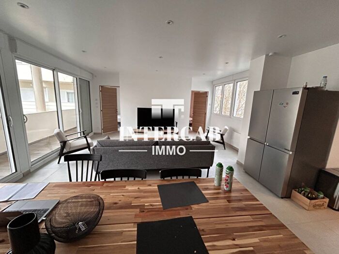 Appartement à louer - Centre Ville, Reims - 6 pièces - 5 chambres