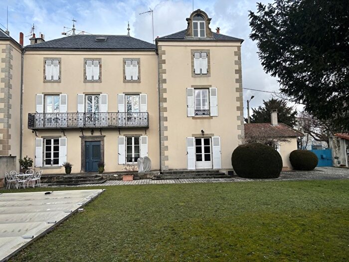 Maison 9 pièces à vendre à Issoire, Centre-ville, Barrière