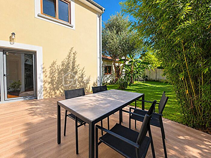 Ozoir-la-Ferrière, Gare, Brèche aux Loups, Belle Croix : Maison 8 pièces à vendre