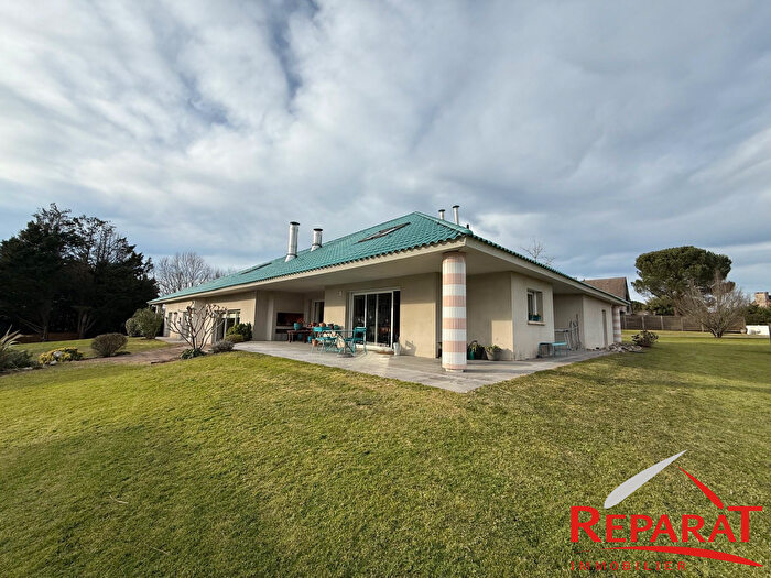 Maison à vendre - Ussac - 7 pièces - 4 chambres