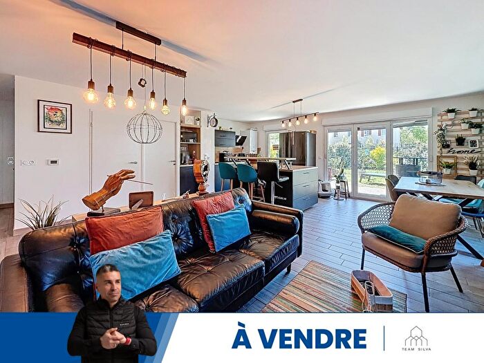 Appartement à vendre - Saint-Priest, Berliet - 5 pièces - 4 chambres