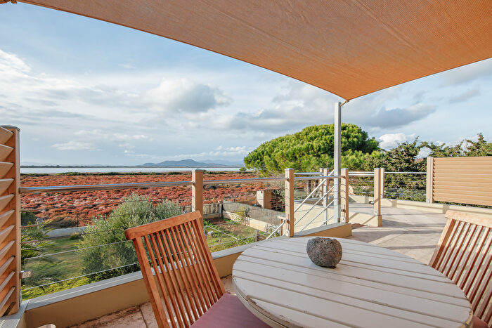 Maison à vendre - Hyères, La Capte - 7 pièces - 5 chambres
