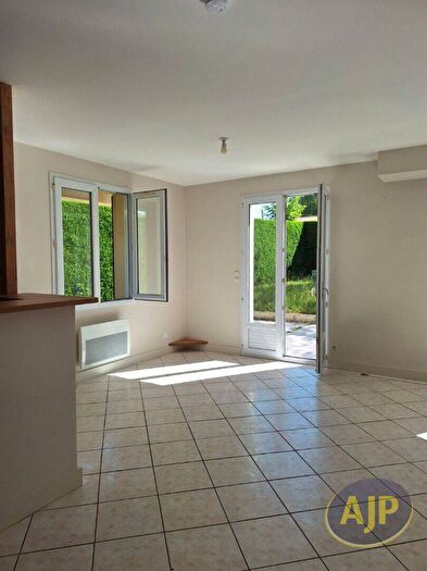 Maison 4 pièces à Jonzac, à louer