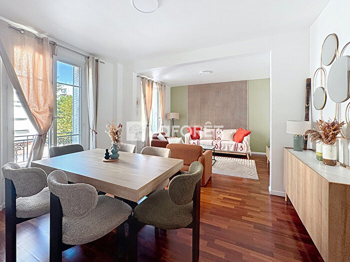 Appartement 3 pièces à louer - Courbevoie, Marceau République