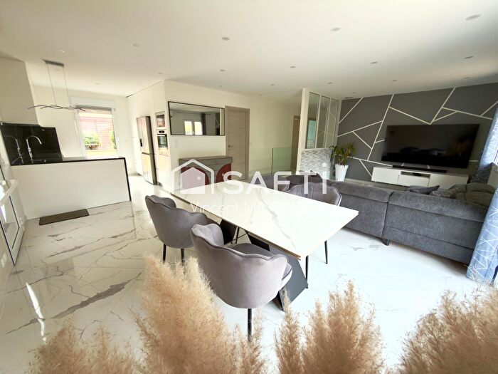 Maison à vendre - Précy-sur-Oise - 4 pièces - 3 chambres