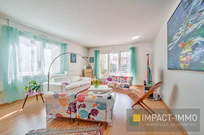 Appartement à vendre - Courbevoie, Hôtel de ville - 5 pièces - 3 chambres