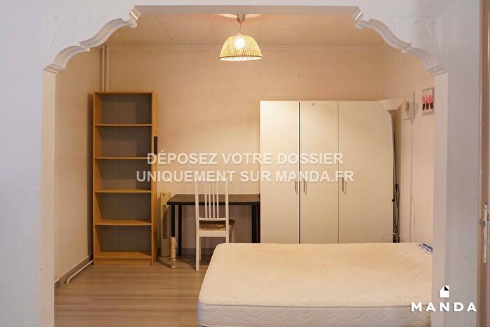 Appartement à louer - Le Mas, Vaulx-en-Velin - 5 pièces - 4 chambres