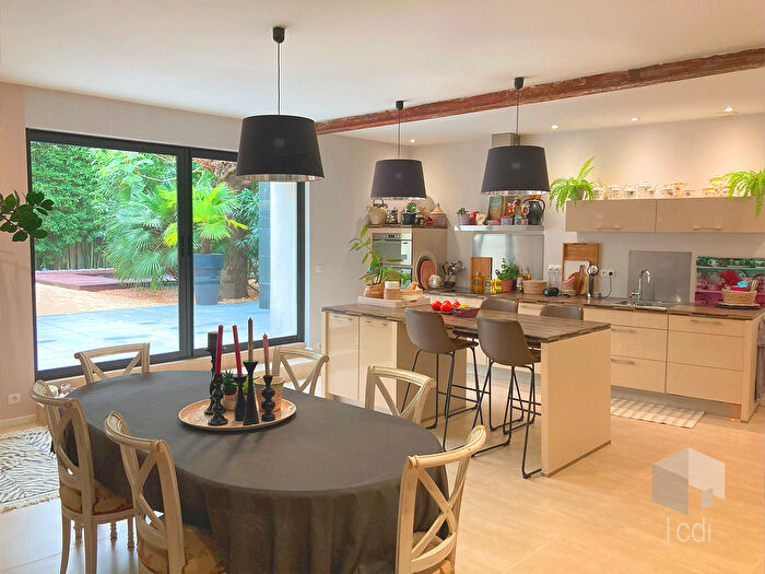 Maison à vendre - Montélimar, Centre-ville - 8 pièces - 3 chambres