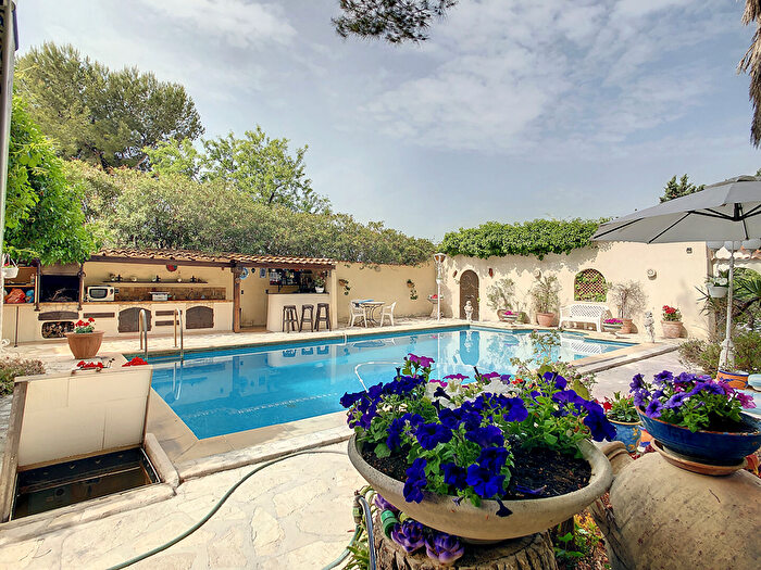 Maison à vendre - Marseille e , Château-Gombert - 5 pièces - 2 chambres