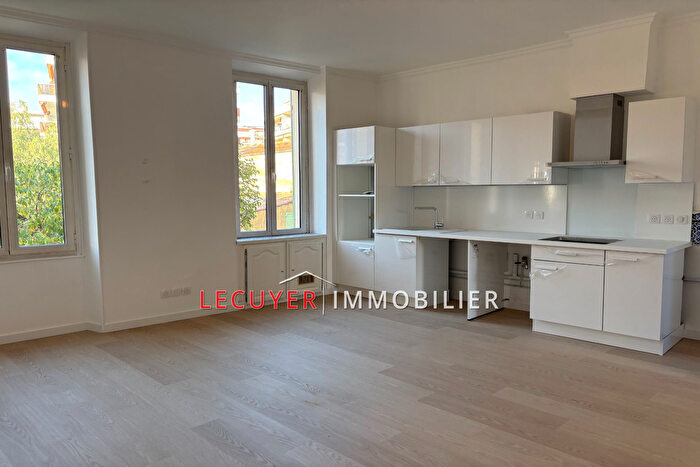 Appartement à louer - Cannes, Prado, République - 4 pièces - 3 chambres