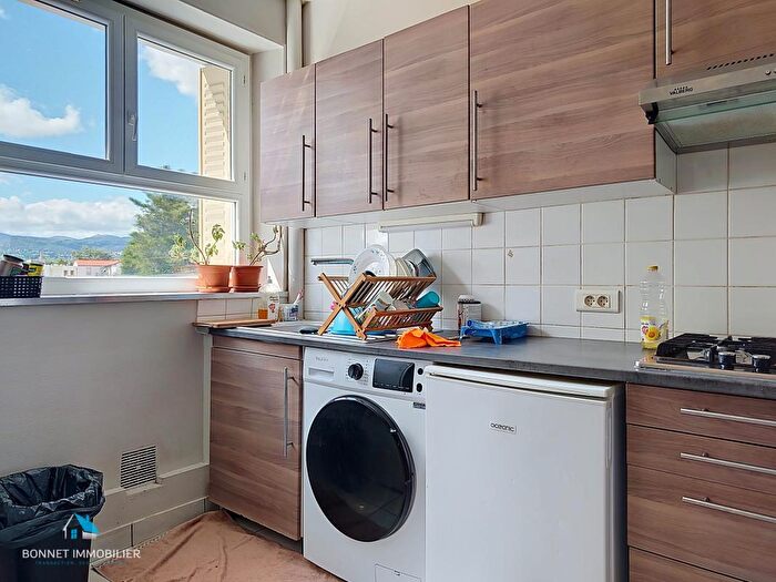 Clermont-Ferrand, Montferrand : Appartement 4 pièces à louer