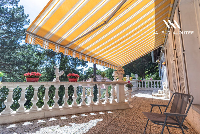 Jouy-en-Josas : Maison 8 pièces à vendre