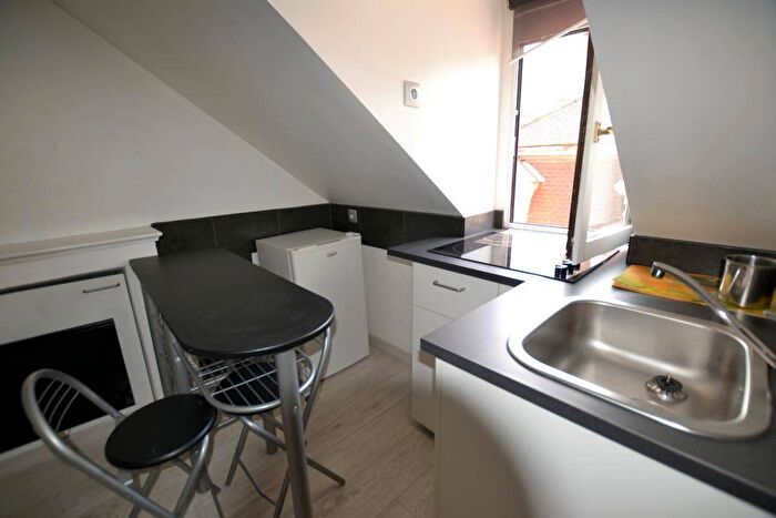 Appartement à louer - Grangier, Dijon - 1 pièce