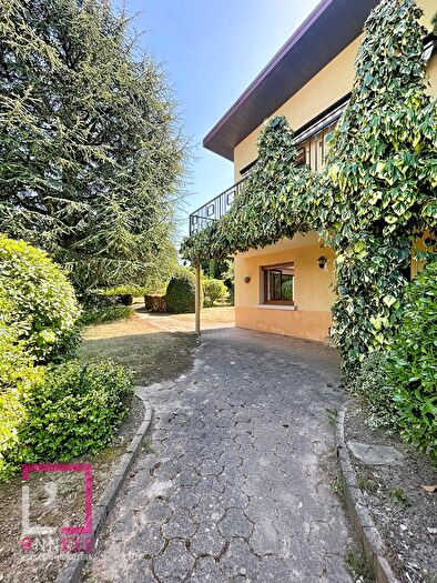 Maison 5 pièces à vendre à Collonges-au-Mont-d'Or