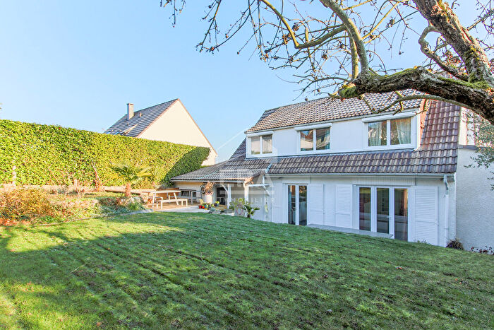 Maison à vendre - Beynes - 7 pièces - 3 chambres