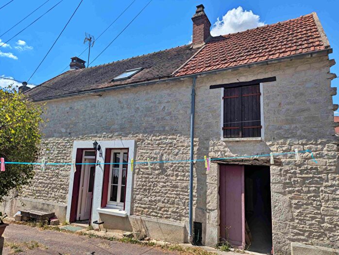 Maison 3 pièces à vendre à Lucy-sur-Cure