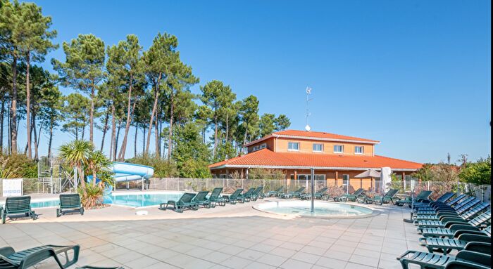 Maisons à vendre et appartements à louer - 1