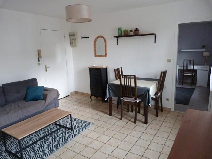 Appartement à louer - Vierzon, Centre-ville - 2 pièces - 1 chambre
