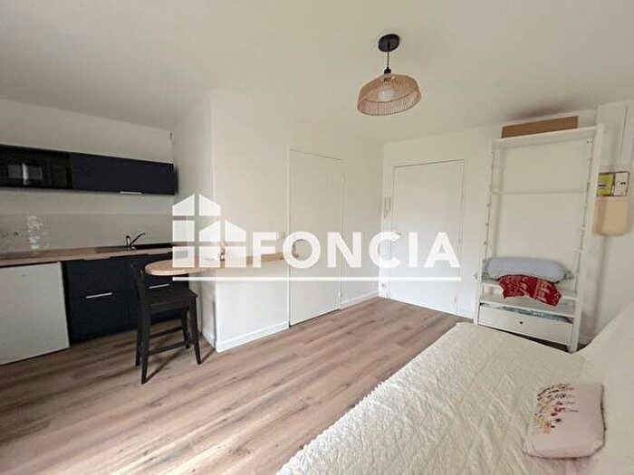 Appartement à louer - Varenne-Centre-Rive Charmante, Noisy-le-Grand - 1 pièce