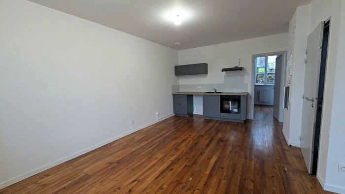 Appartement à louer - Lamure-sur-Azergues - 4 pièces - 3 chambres