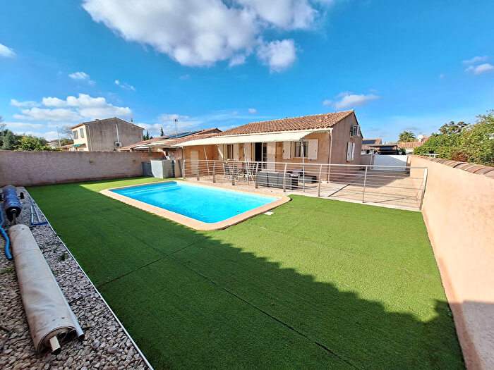 Maison à vendre - Saint-Martin-de-Crau - 4 pièces - 3 chambres