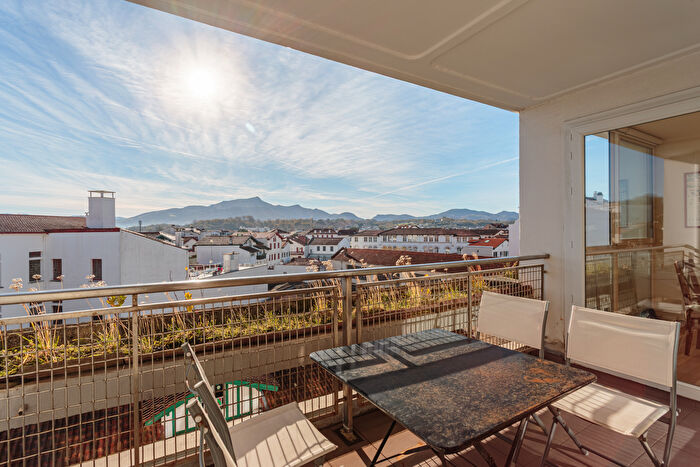 Appartement à vendre - Saint-Jean-de-Luz, Centre-ville - 3 pièces - 2 chambres