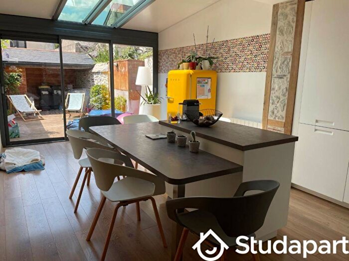 Appartement à louer - Madeleine-Saint Léonard-Justices, Angers - 1 pièce - 3 chambres