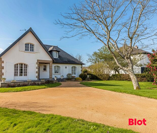 Maison à vendre - Thorigné-Fouillard - 8 pièces - 5 chambres