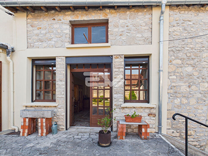 Maison 11 pièces à Crugny, à vendre